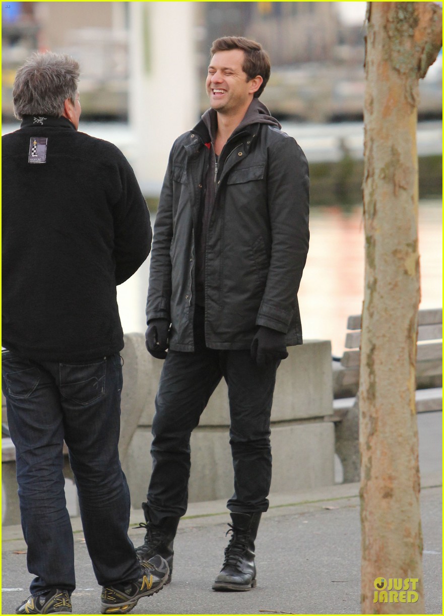 Joshua Jackson: 'Fringe' Water Scenes!: Photo 2765022 | Anna Torv ...