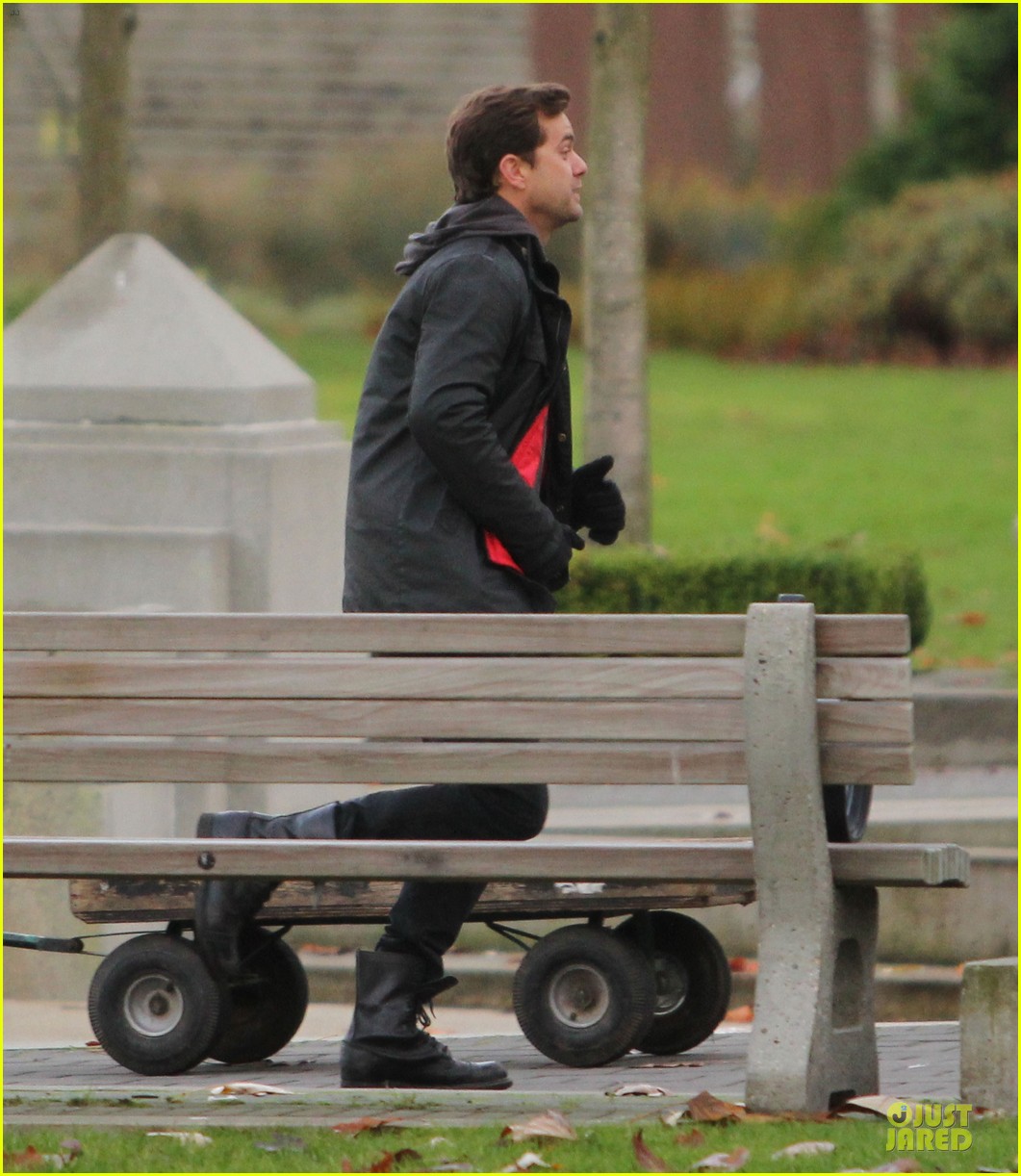 Joshua Jackson: 'Fringe' Water Scenes!: Photo 2765025 | Anna Torv ...