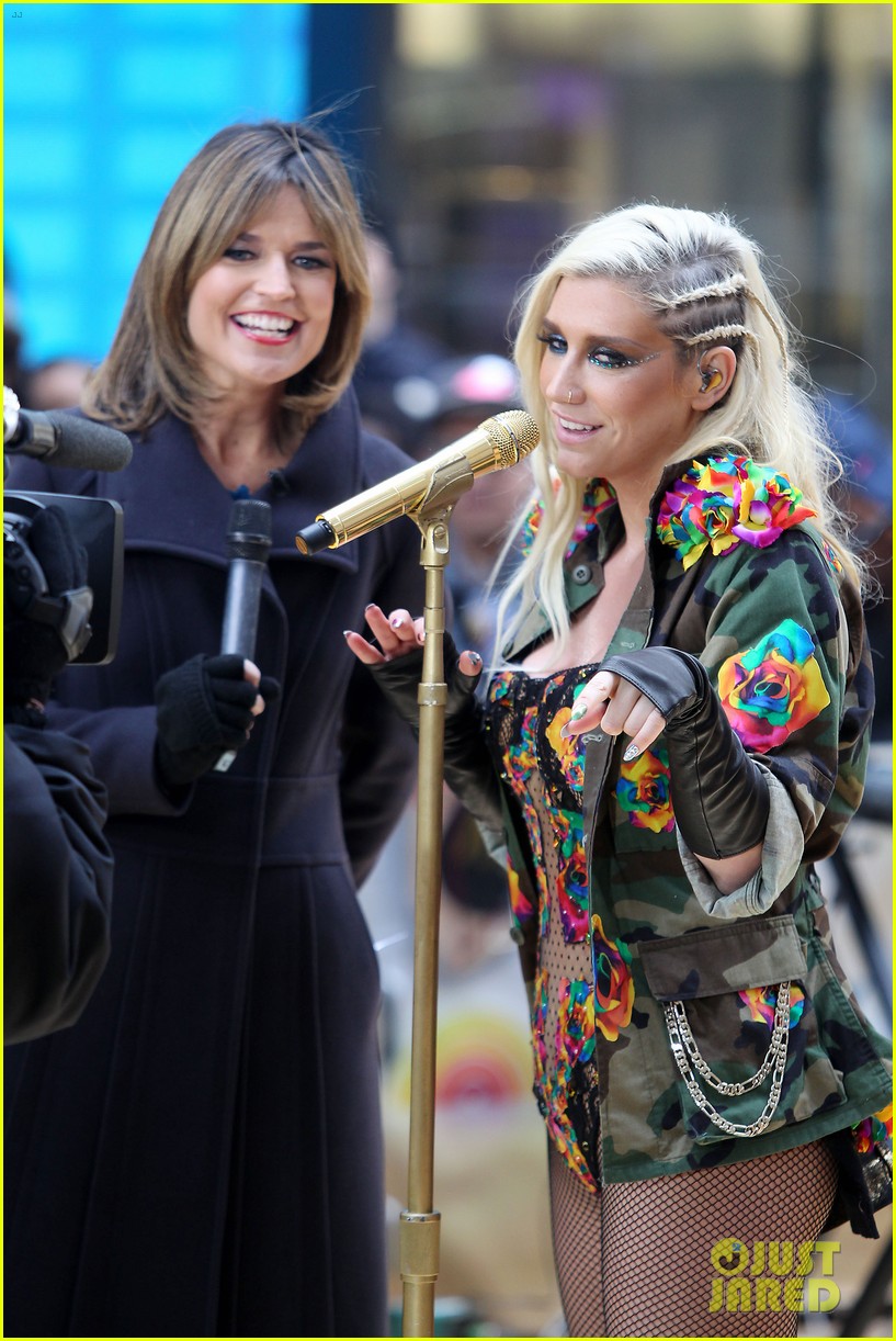 Ke$ha's 'Today Show' Concert - Watch Now!: Photo 2761399 | Kesha ...