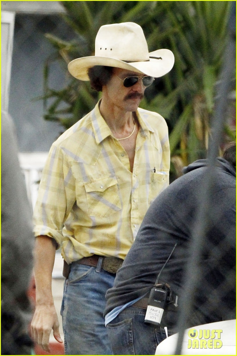 Matthew McConaughey: Bloody Mustache on Set: Photo 2756679 | Matthew ...