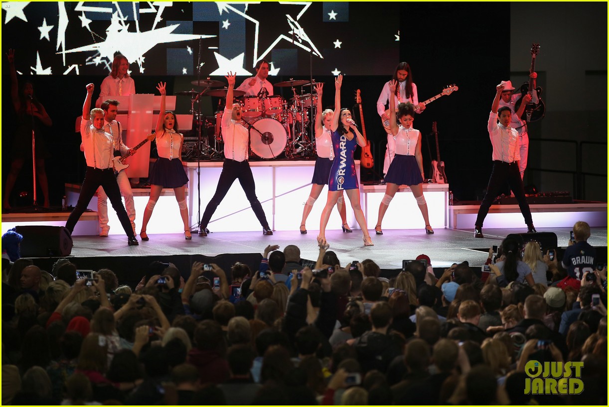 Katy Perry: Obama Rally in Milwaukee!: Photo 2750540 | Barack Obama ...
