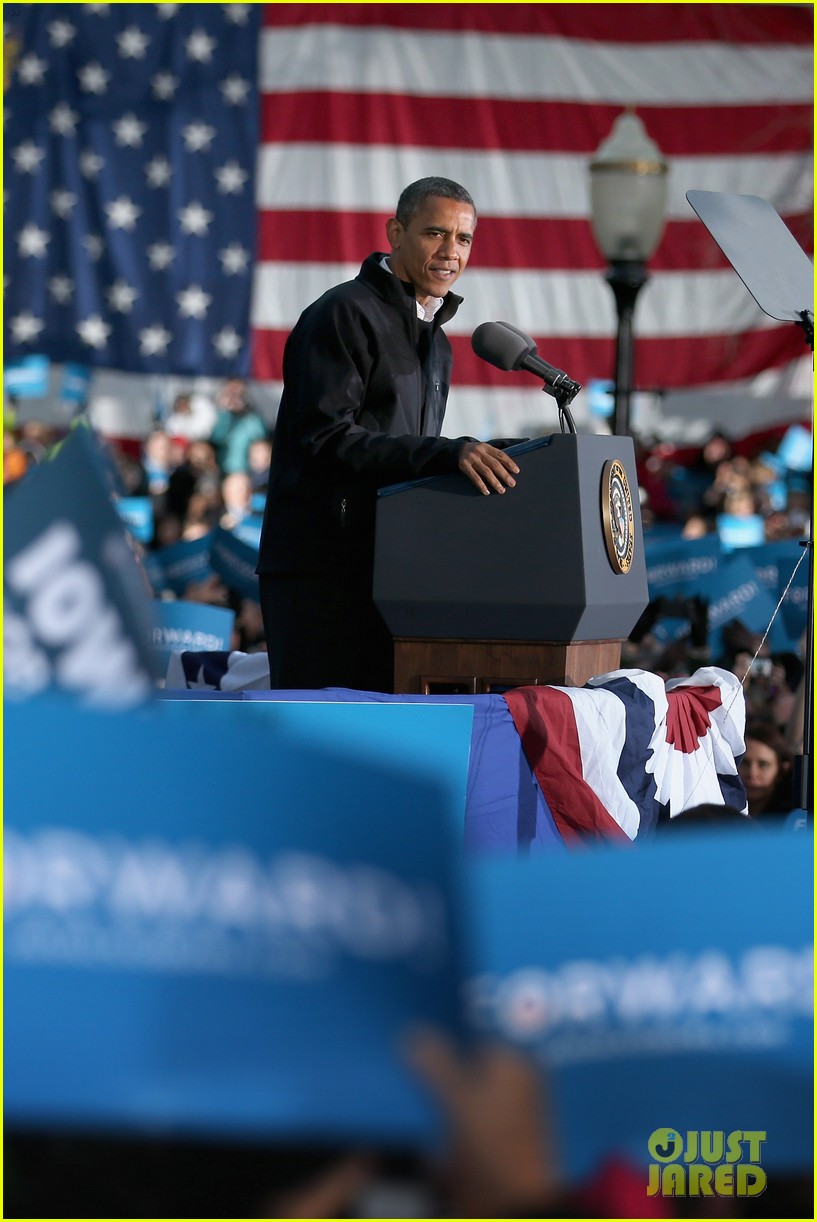 Katy Perry: Obama Rally in Milwaukee!: Photo 2750546 | Barack Obama ...