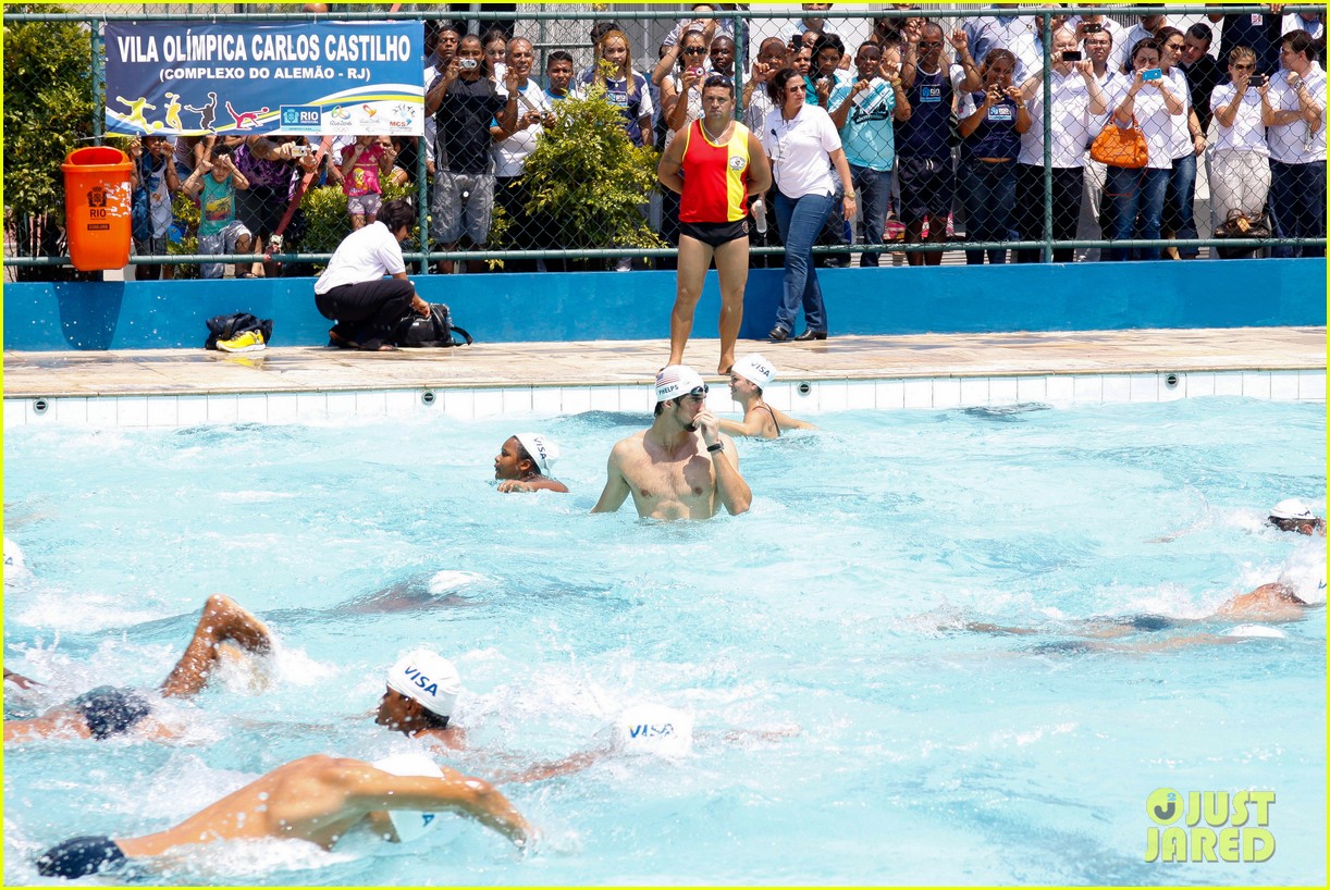 Michael Phelps: Shirtless Speedo Swim Class in Brazil!: Photo 2749448 ...