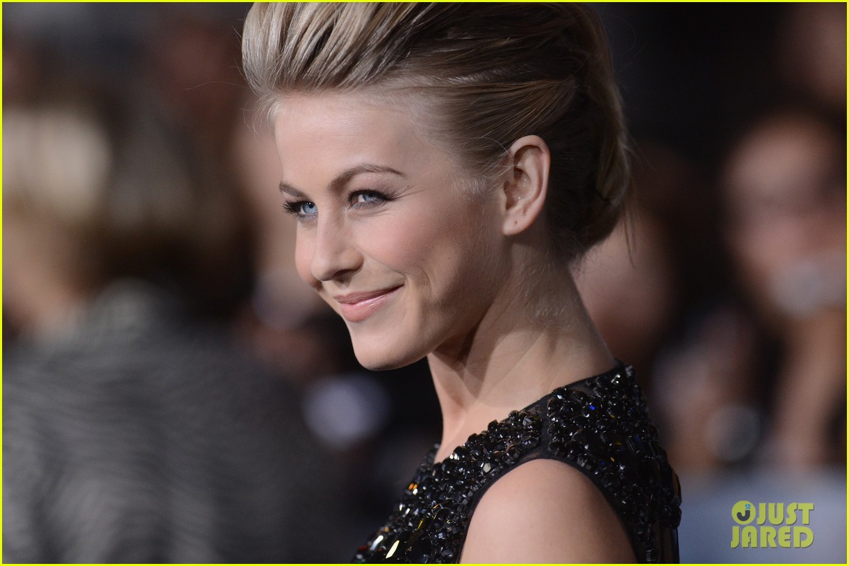 Saoirse Ronan & Julianne Hough: 'Twilight Breaking Dawn Part 2 ...