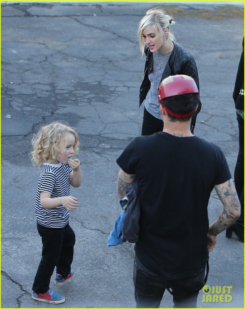 Ashlee Simpson's 'Bat For A Heart' - Listen Now!: Photo 2761988 ...