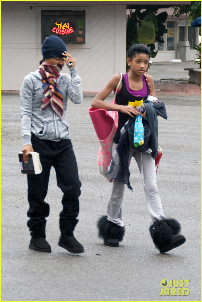 Willow Smith: Yoga Class Cutie with Mom Jada!: Photo 2753942 ...