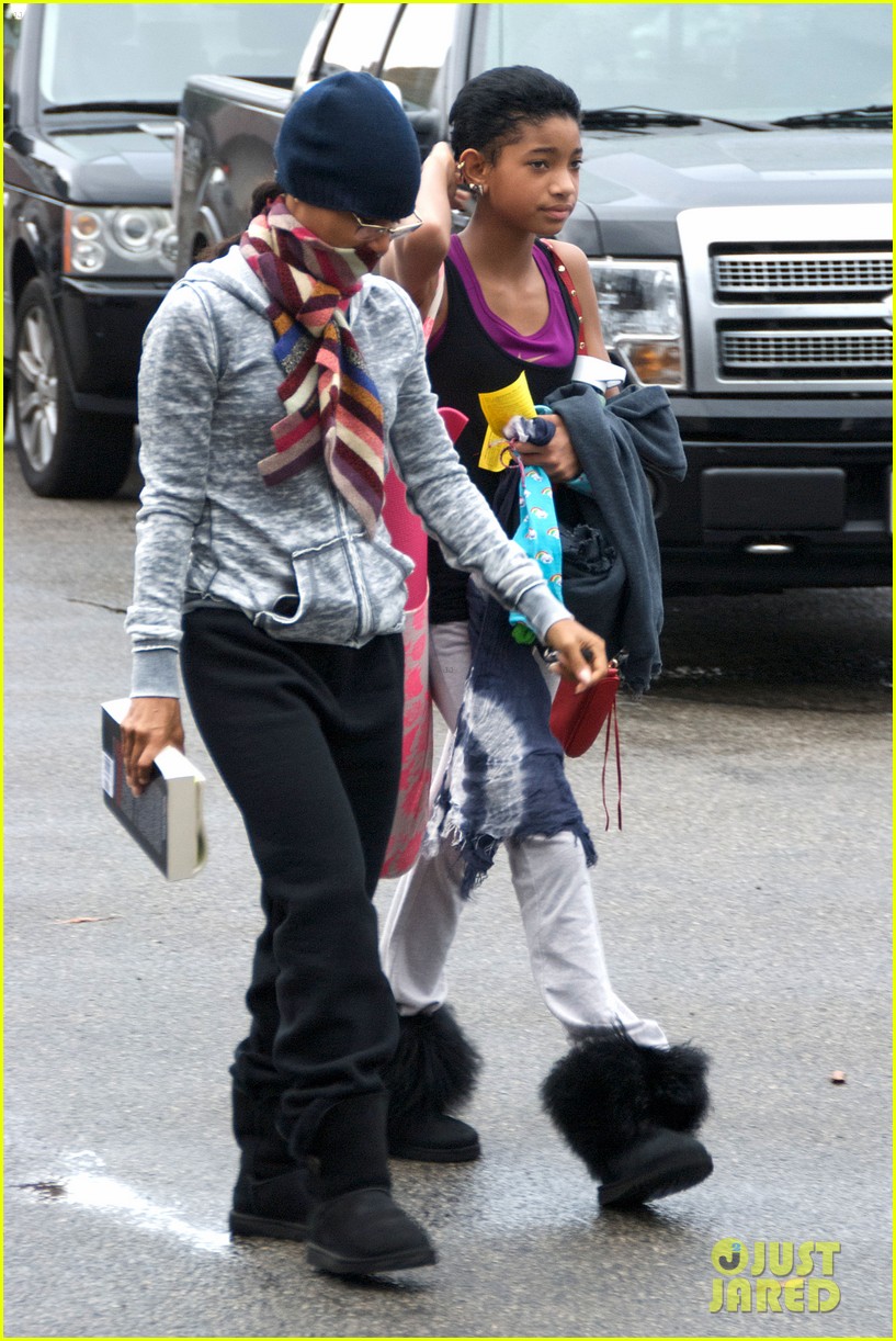 Willow Smith: Yoga Class Cutie with Mom Jada!: Photo 2753947 ...