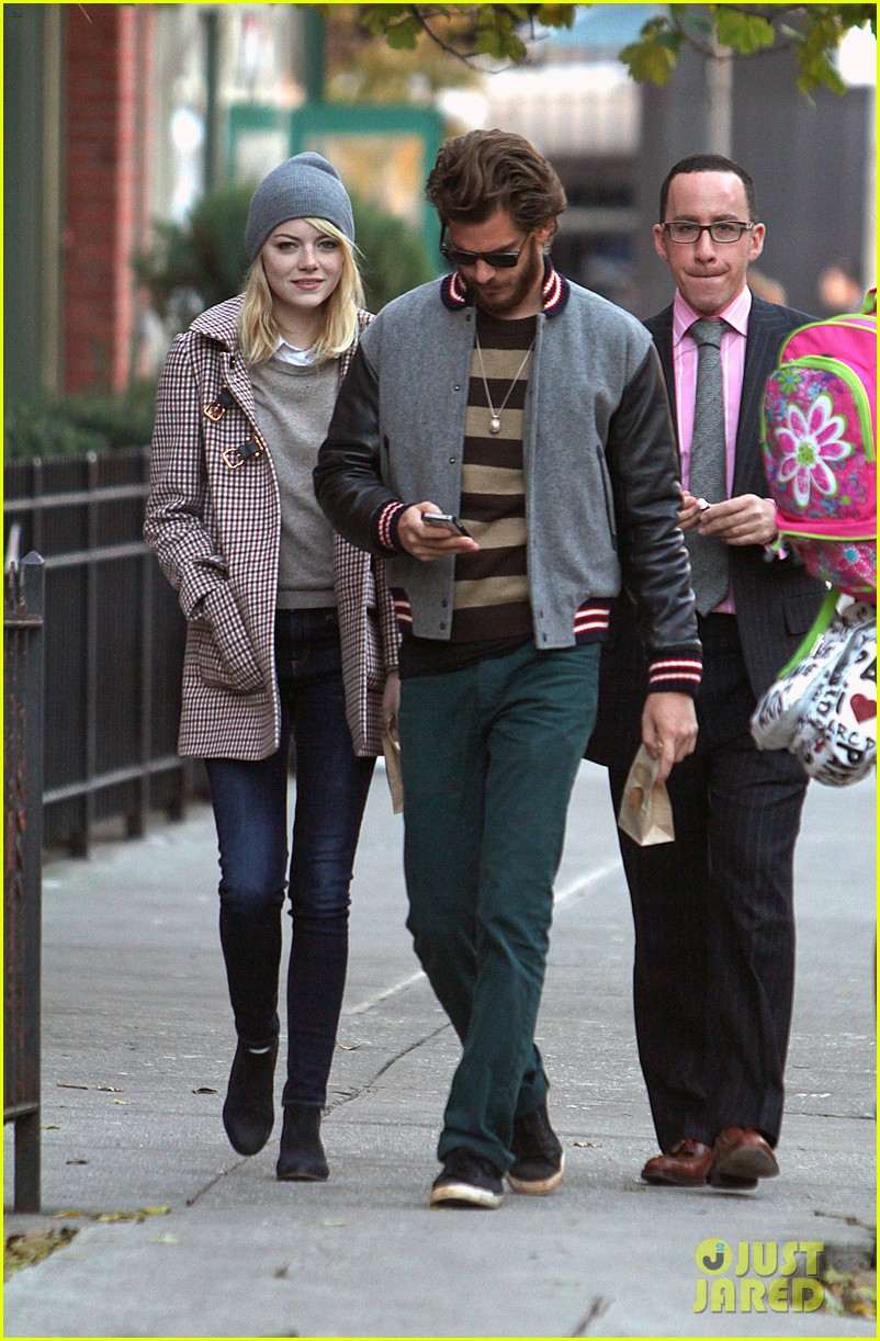 Emma Stone & Andrew Garfield: Chelsea Couple!: Photo 2757716 | Andrew ...