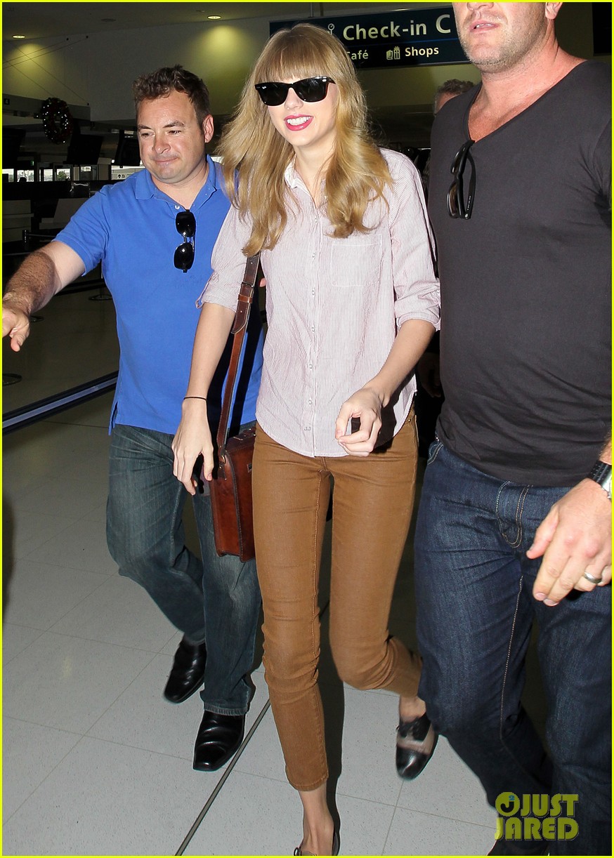 Taylor Swift: 'Begin Again' Performance on 'Ellen' Today!: Photo ...