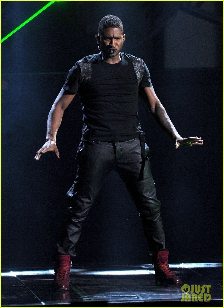 Usher's AMAs Performance 2012 - Watch Now!: Photo 2760302 | Usher ...