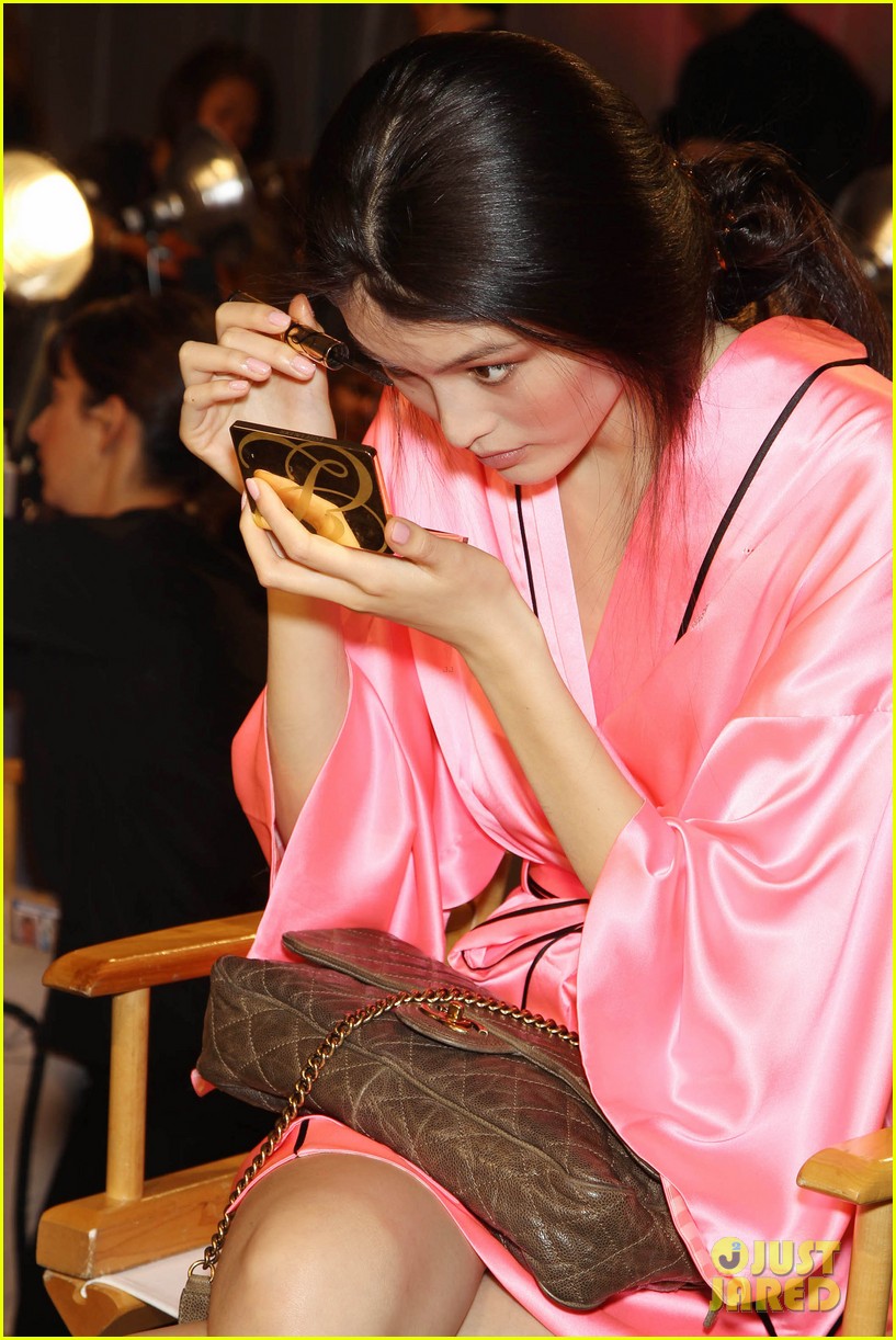 Miranda Kerr & Erin Heatherton: Victoria's Secret Fashion Show Backstage Pics!: Photo 2752667 ...