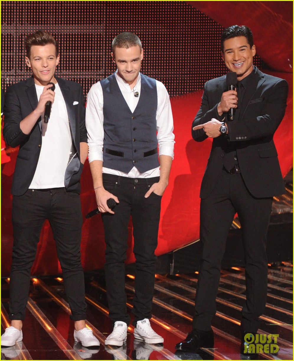 One Direction Performs 'Kiss You' on 'X Factor' Finale!: Photo 2778987 ...