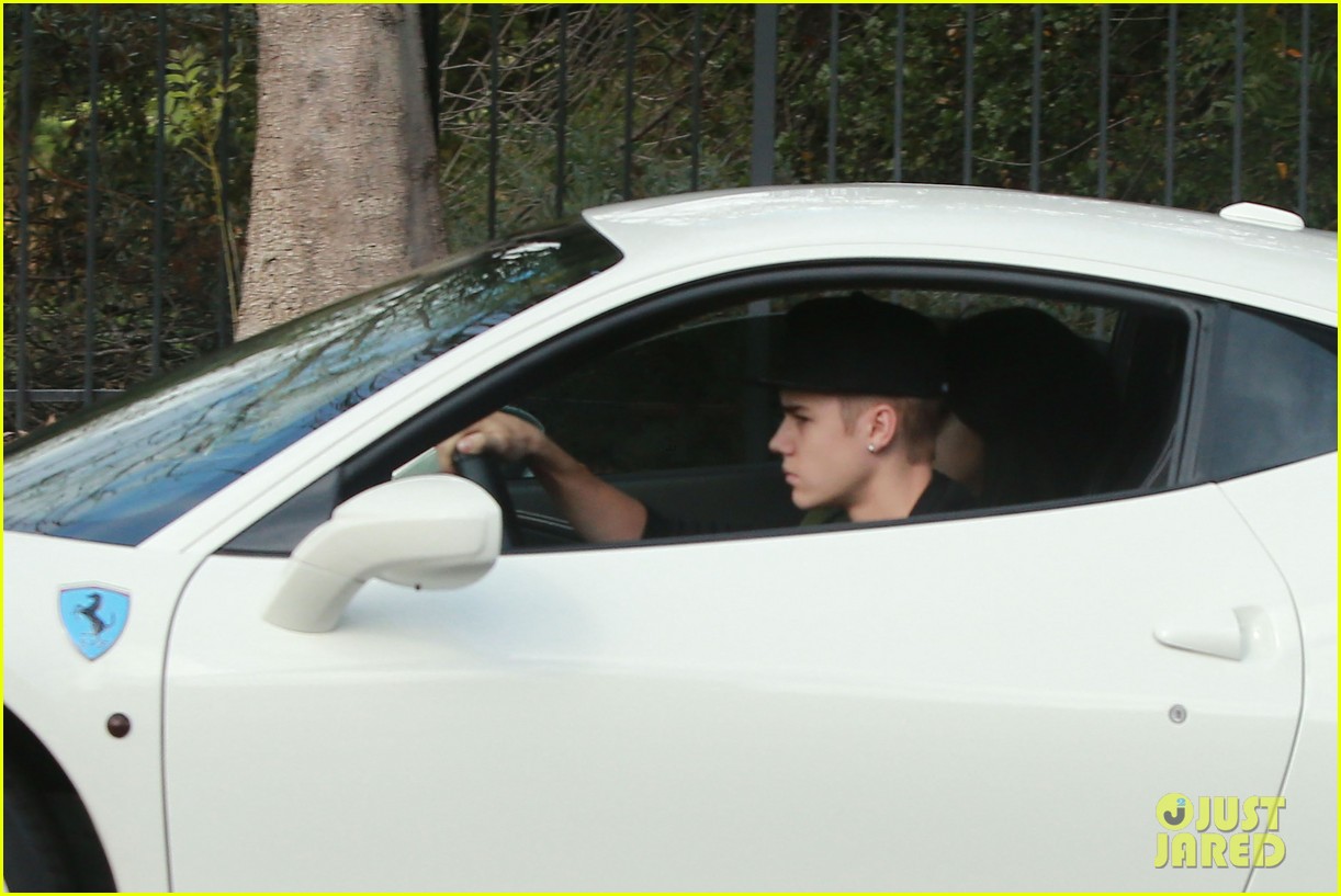 Justin Bieber & Selena Gomez: Monday Morning Drive: Photo 2768640 ...