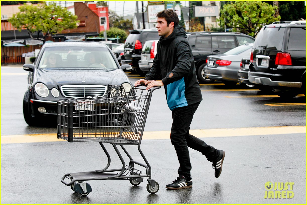 Josh Bowman: Madeleine Stowe's Slaps Are Painful: Photo 2767352 | Emily ...