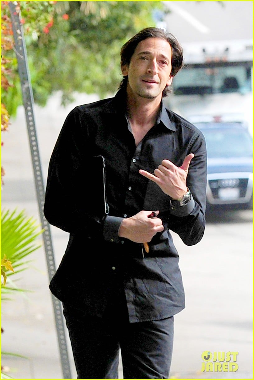 Adrien Brody: 'Chelsea Lately' Appearance - Watch Now!: Photo 2769596 ...