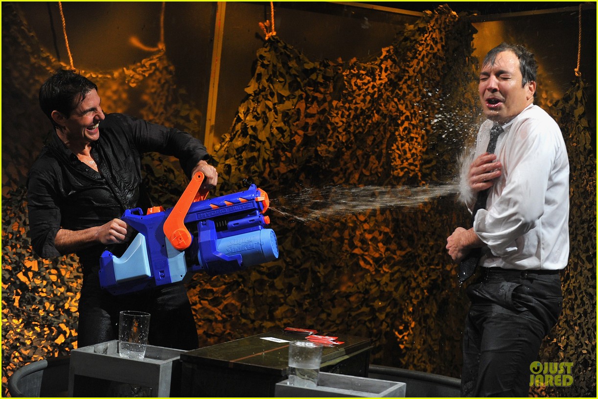 Tom Cruise: Water War with Jimmy Fallon!: Photo 2778081 | Jimmy Fallon ...