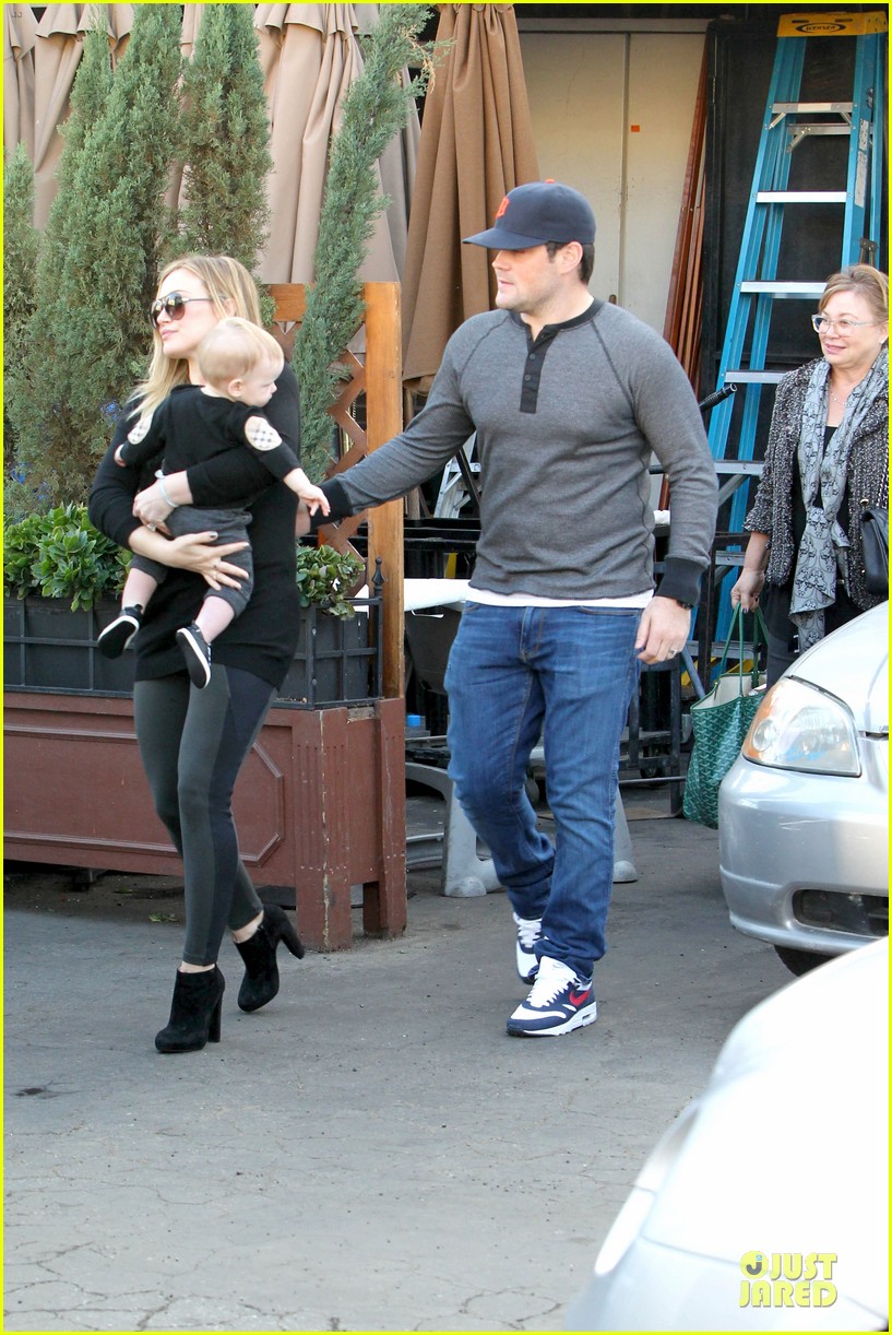 Hilary Duff & Luca: Matching Outfits for Lunch!: Photo 2772689 ...