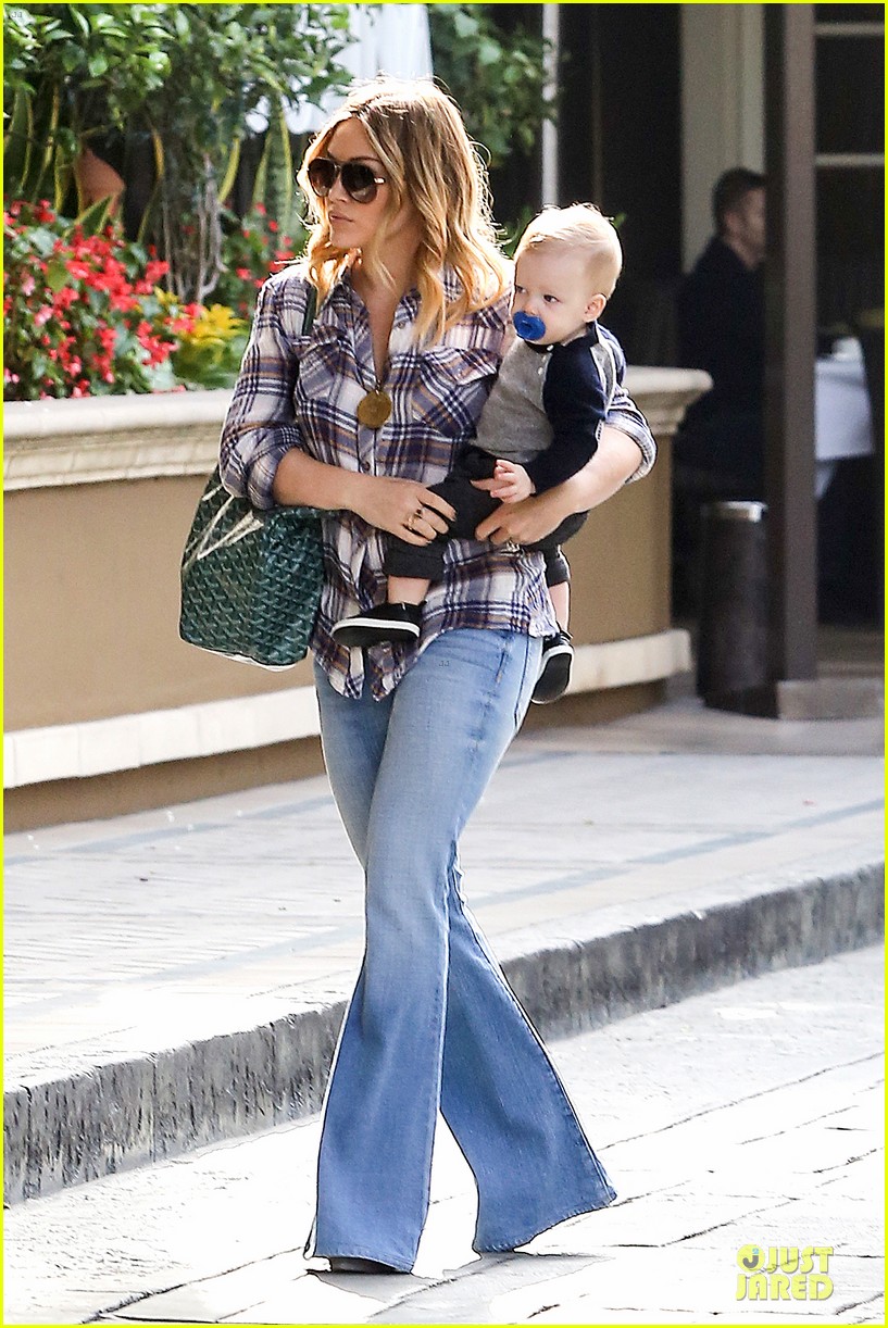Hilary Duff & Luca: Matching Outfits for Lunch!: Photo 2772692 ...