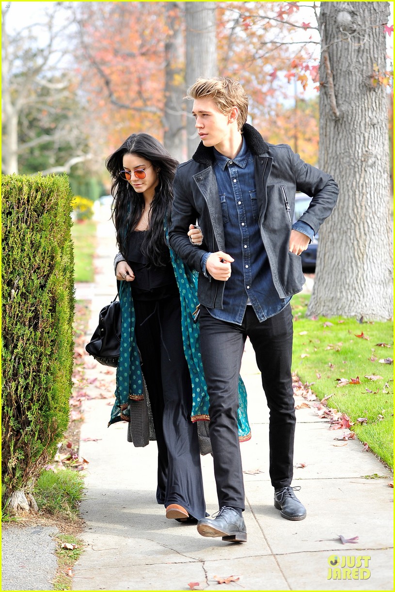 Vanessa Hudgens & Austin Butler: Holiday Party Couple!: Photo 2780149 ...