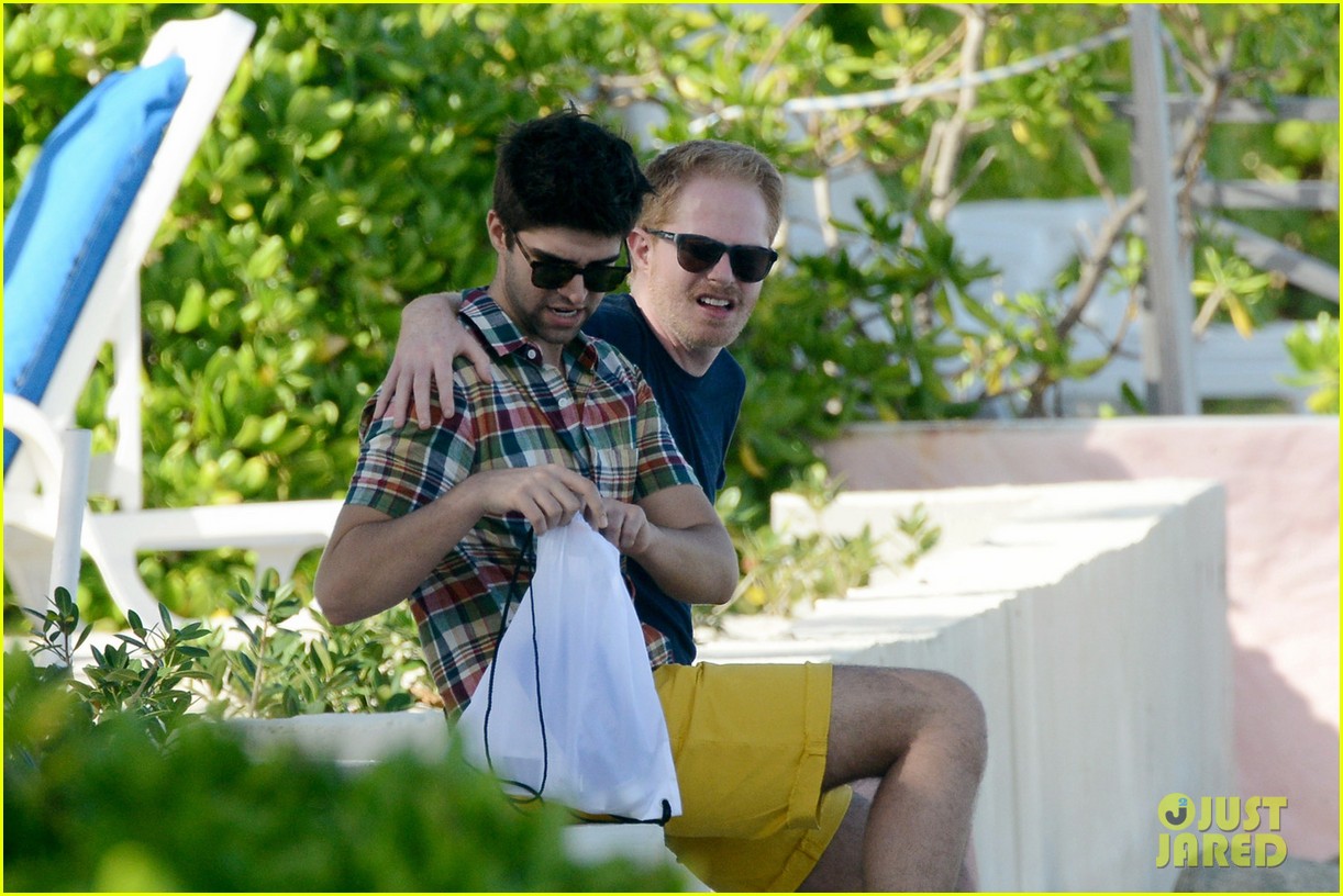 Jesse Tyler Ferguson & Justin Mikita: St. Barts Boys!: Photo 2781836 ...