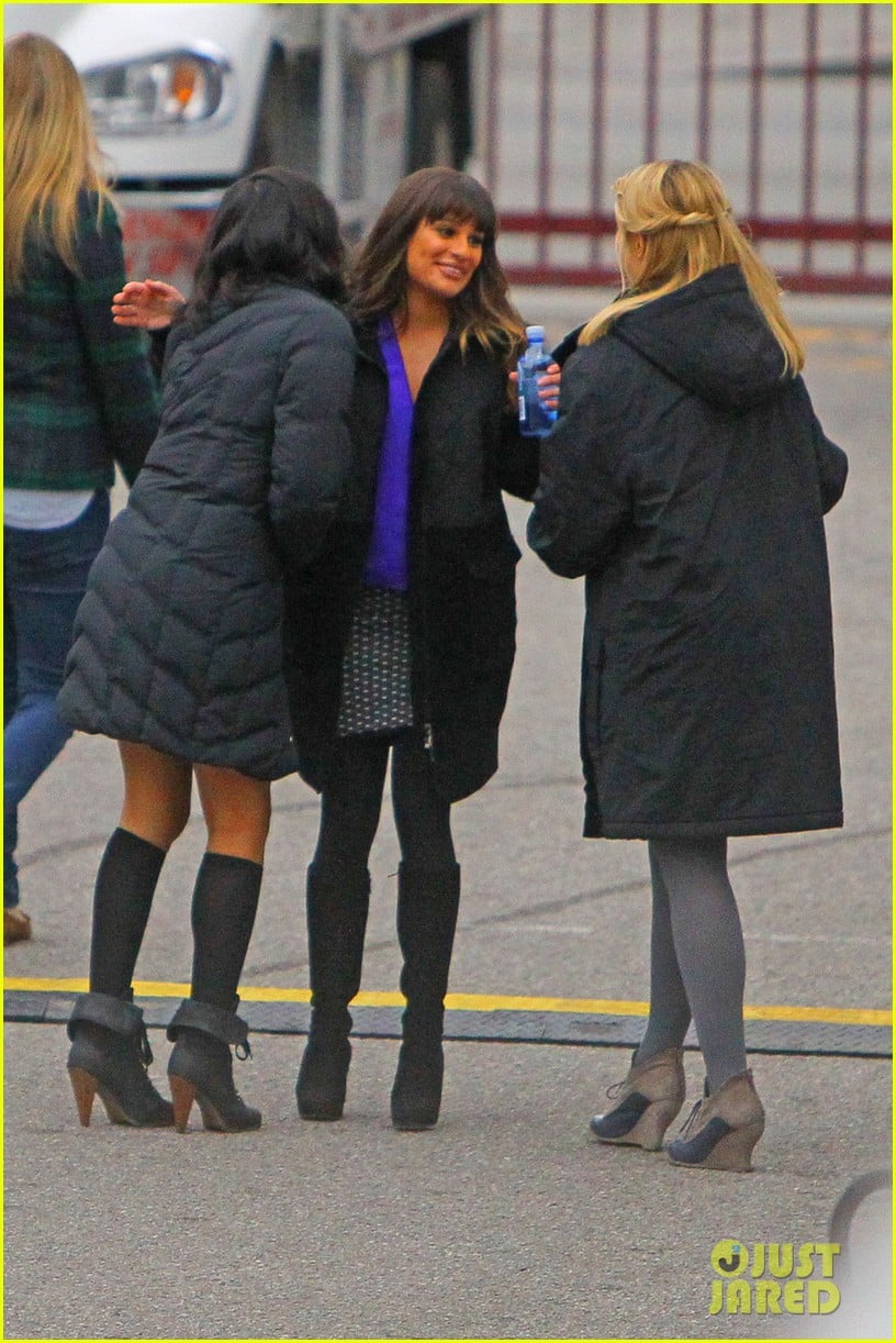 Lea Michele & Dianna Agron: 'Glee' Set Hugs!: Photo 2774846 | Dianna ...