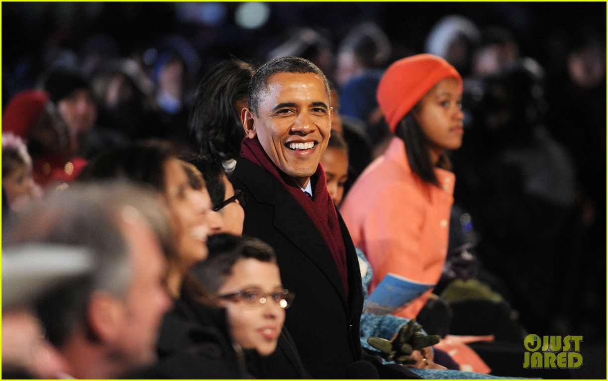 Barack Obama: Tree Lighting with Michelle & the Girls!: Photo 2770675 ...