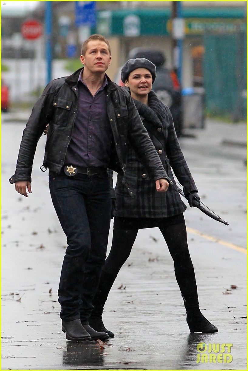 Ginnifer Goodwin: Bow & Arrow on 'Once Upon A Time' Set!: Photo 2774391 ...