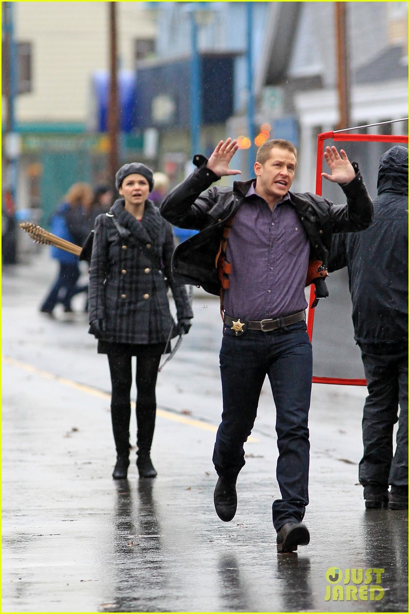 Ginnifer Goodwin: Bow & Arrow on 'Once Upon A Time' Set!: Photo 2774399 ...