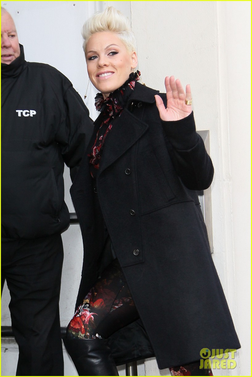 Pink: 'Try' Performance at 'The X Factor UK' - Watch Now!: Photo ...