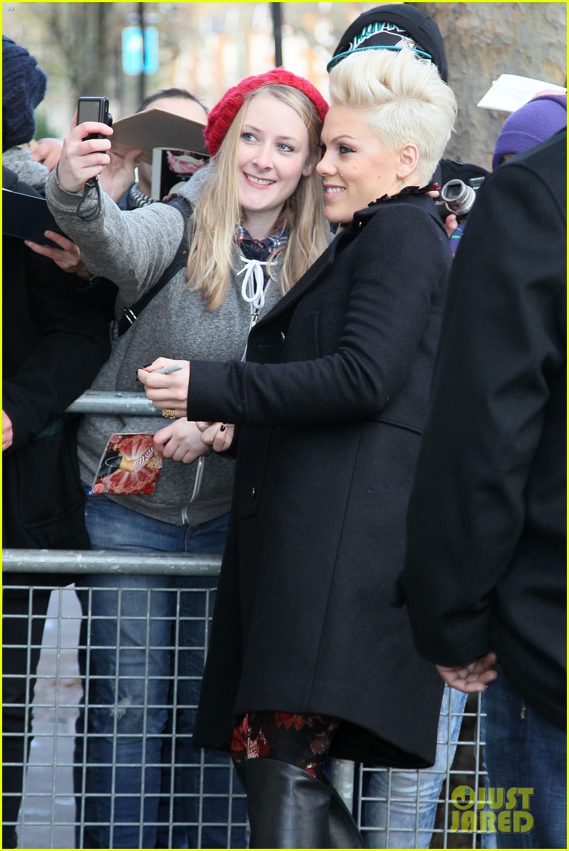 Pink: 'Try' Performance at 'The X Factor UK' - Watch Now!: Photo ...