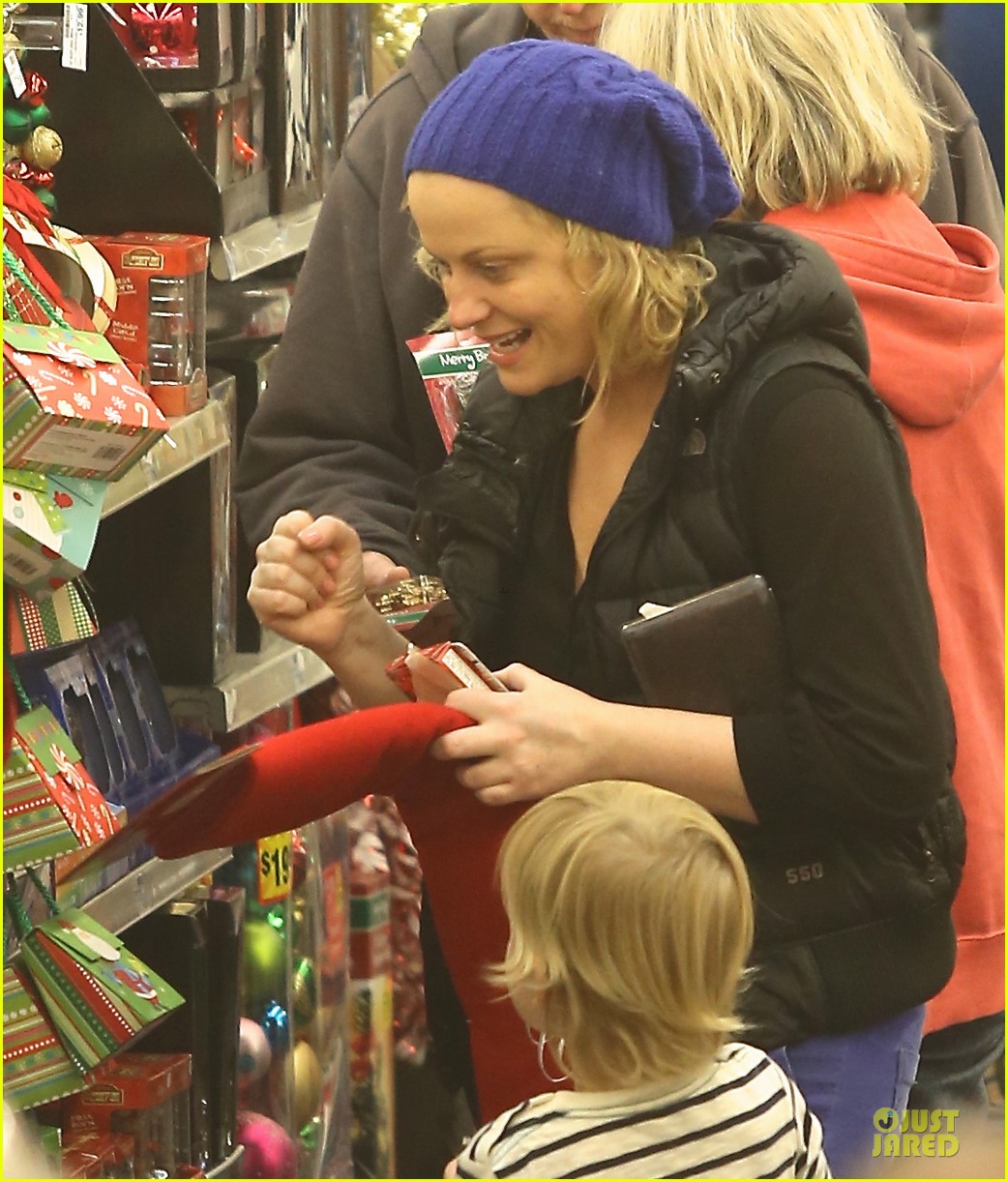 Amy Poehler: Holiday Shopping with Archie!: Photo 2767141 | Amy Poehler ...
