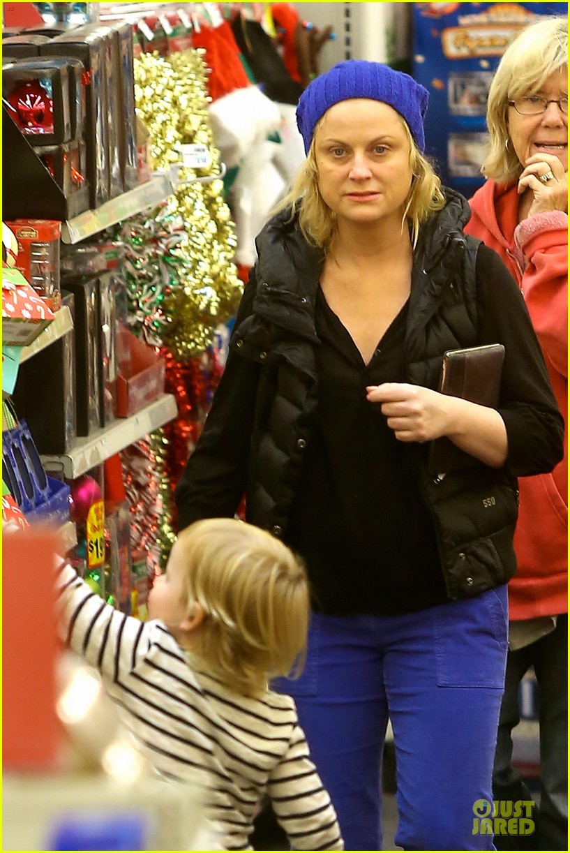 Amy Poehler: Holiday Shopping with Archie!: Photo 2767143 | Amy Poehler ...
