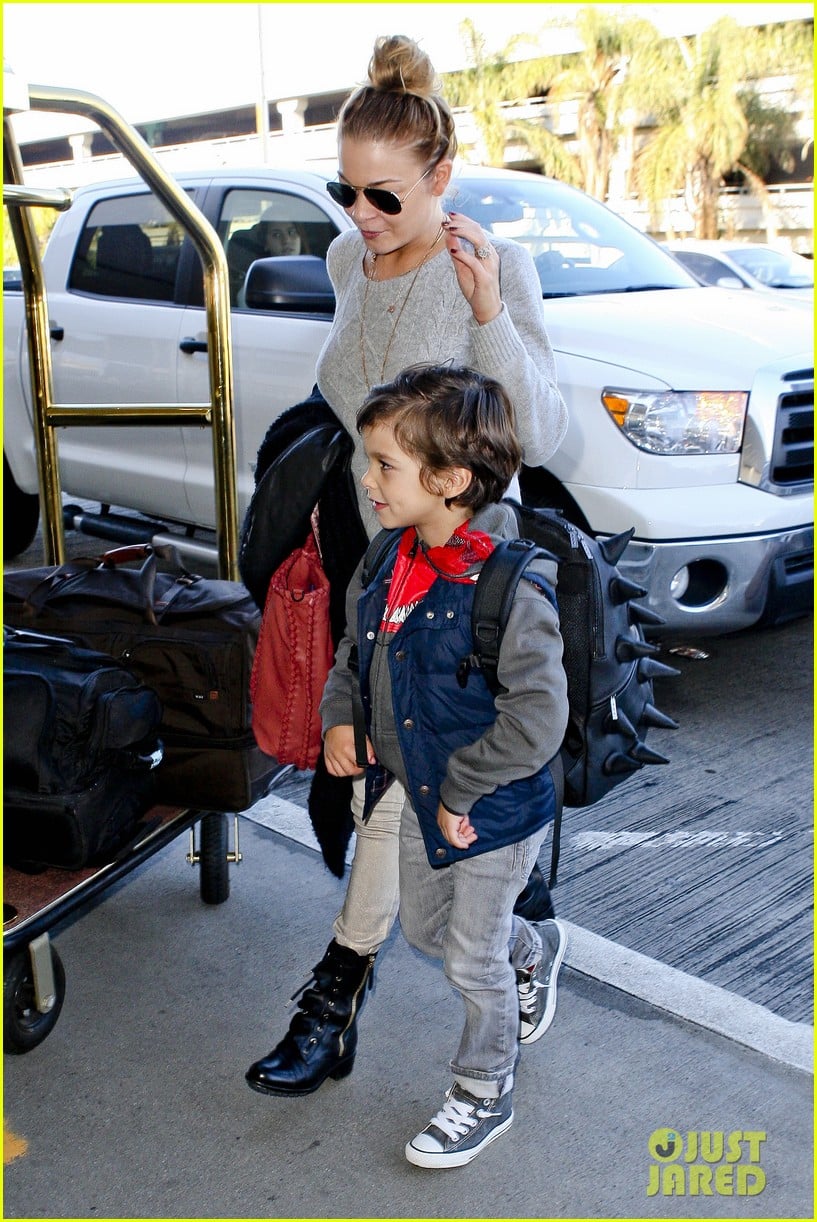 LeAnn Rimes: Post-Holiday Nashville Trip with the Family!: Photo ...