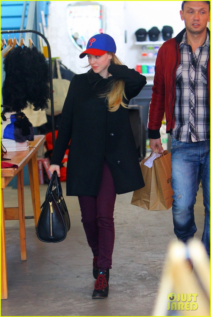 Amanda Seyfried: Philadelphia Phillies Pride!: Photo 2777192 | Amanda ...