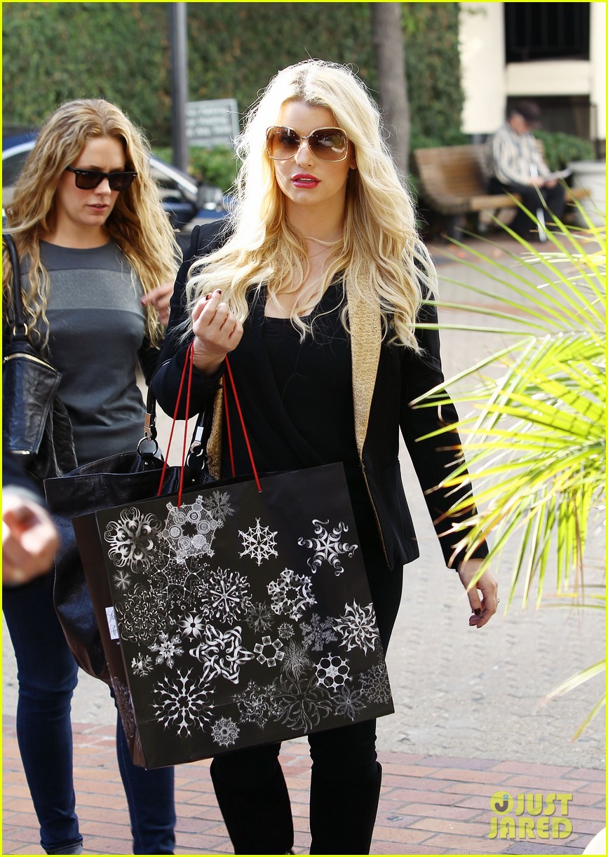 Jessica Simpson: Saks Shopping Spree in Stilettos!: Photo 2773197 ...