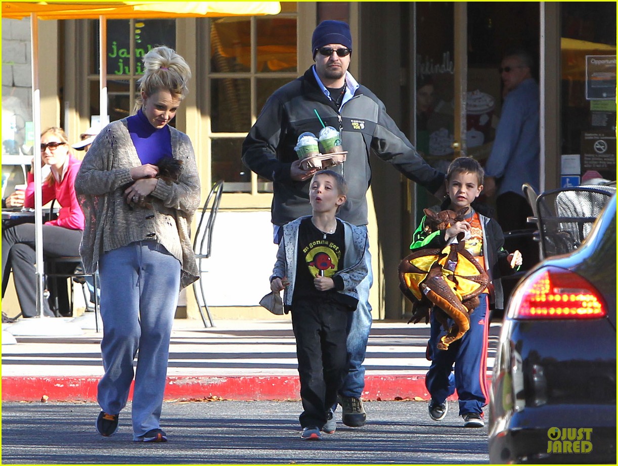 Britney Spears: Happy Birthday Jason Trawick!: Photo 2776456 | Britney ...