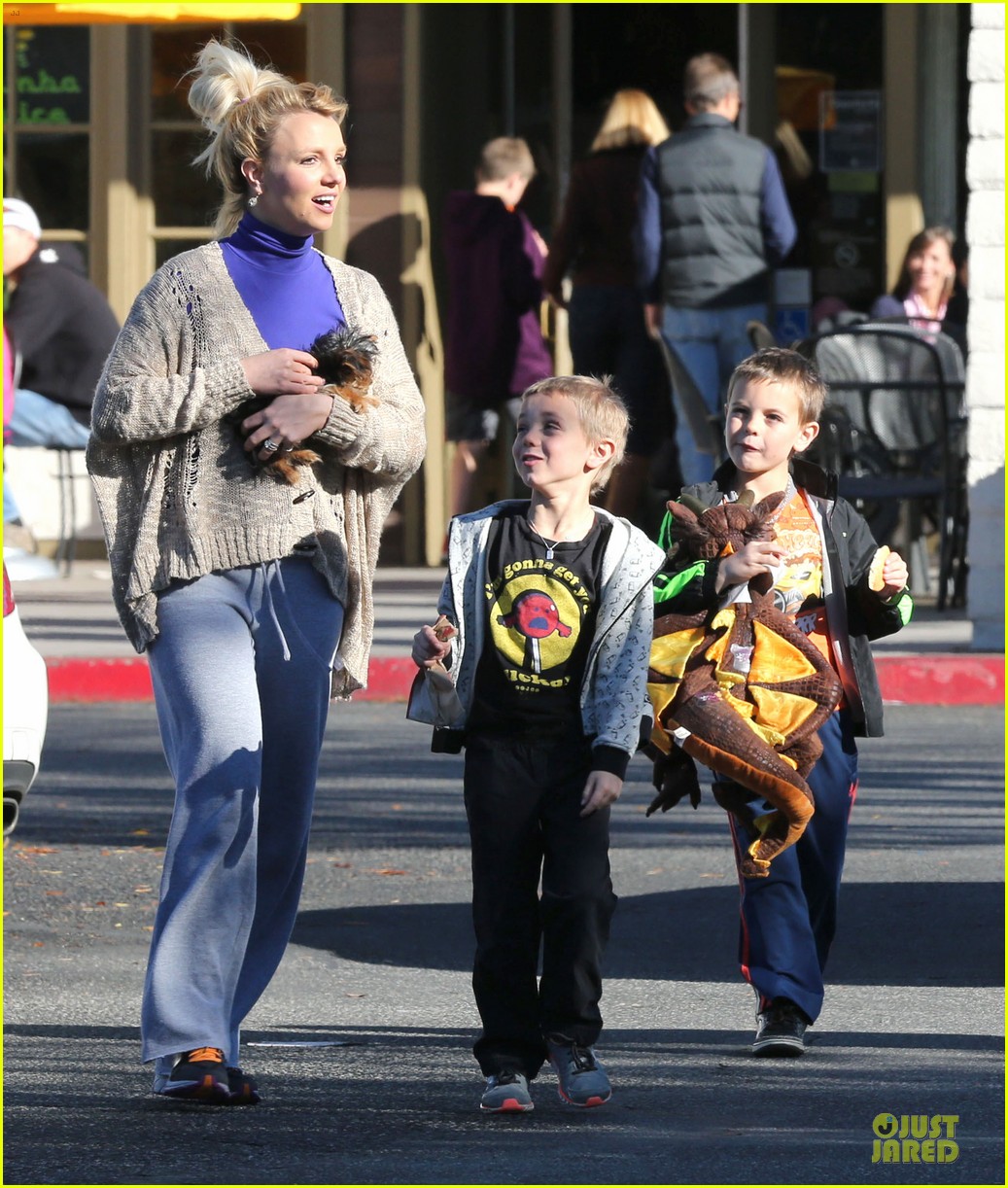 Britney Spears: Happy Birthday Jason Trawick!: Photo 2776471 | Britney ...
