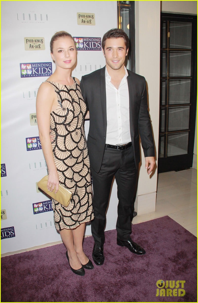 Emily VanCamp & Josh Bowman: Mending Kids Poker Match!: Photo 2767973 ...