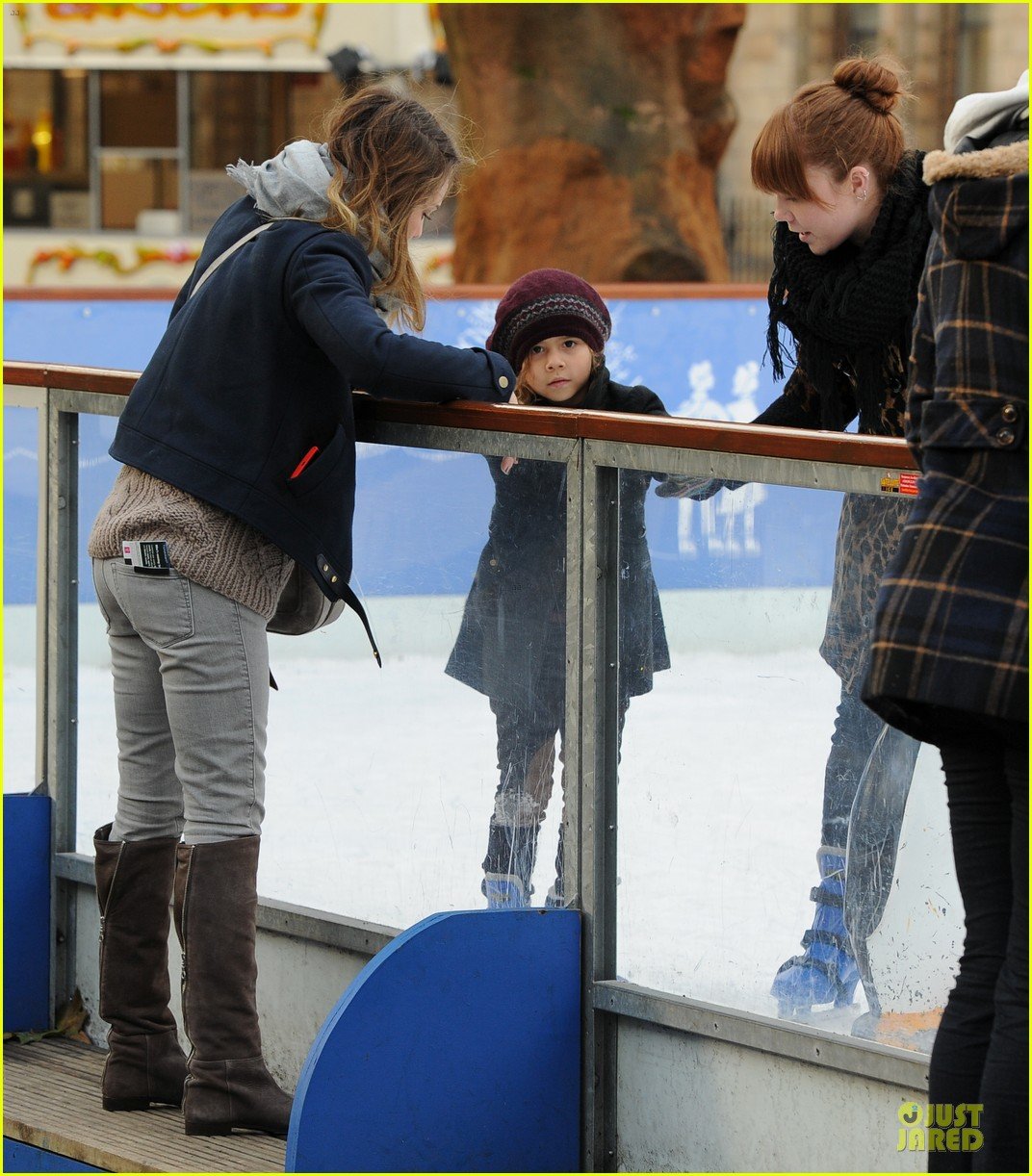 Jessica Alba Had a Blast at Winter Wonderland with Honor!: Photo ...