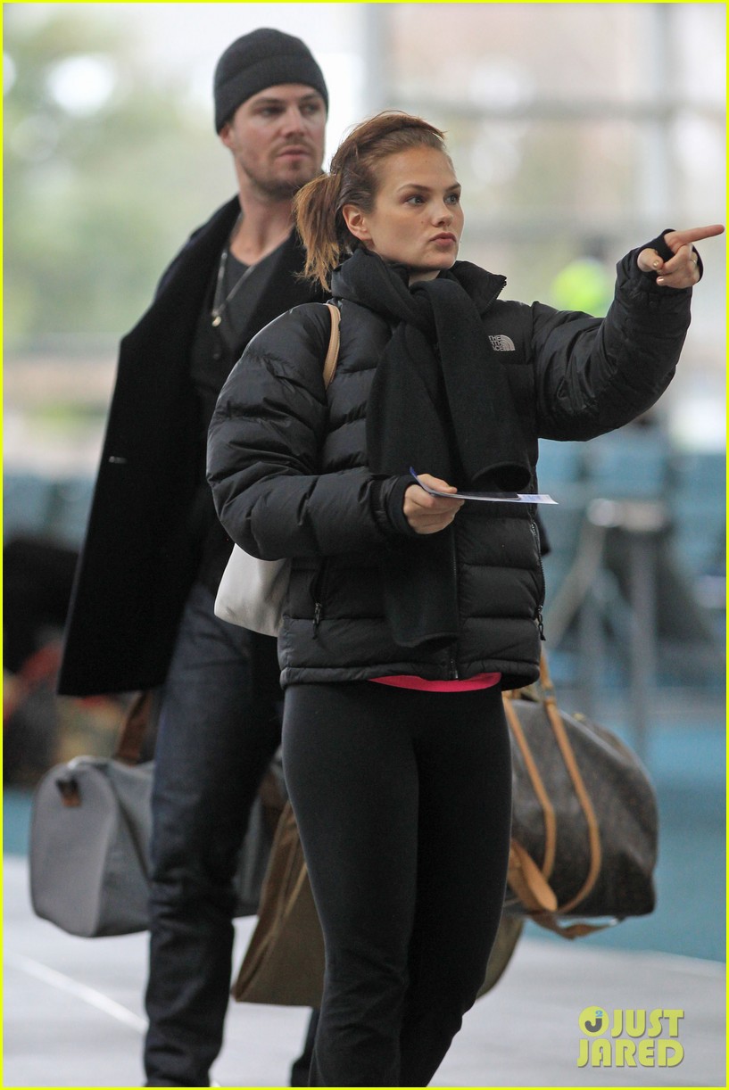 Stephen Amell: Big Apple Promo Trip with Wife Cassandra Jean!: Photo ...