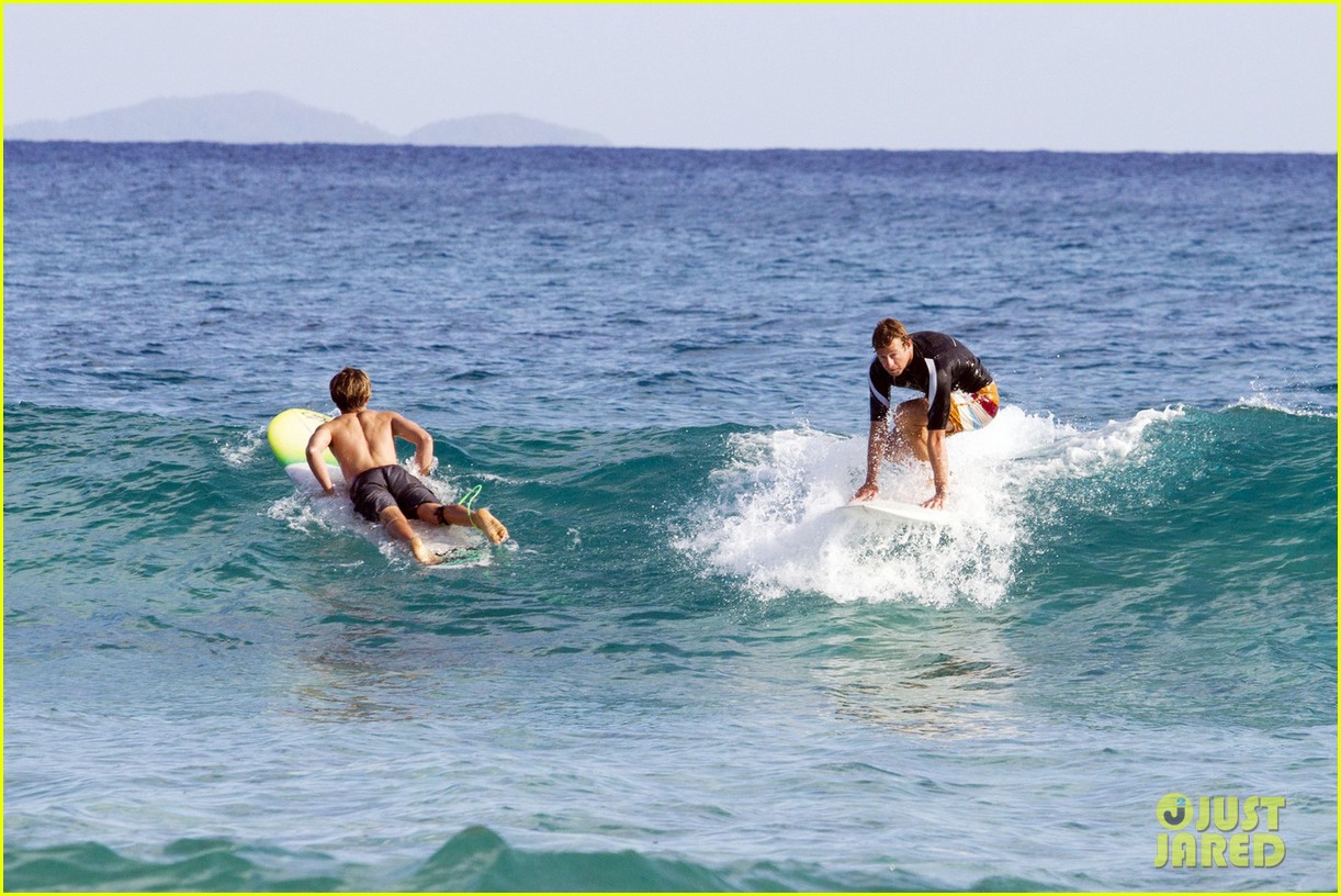 Simon Baker: Surfing in Sydney!: Photo 2782907 | Simon Baker Photos ...