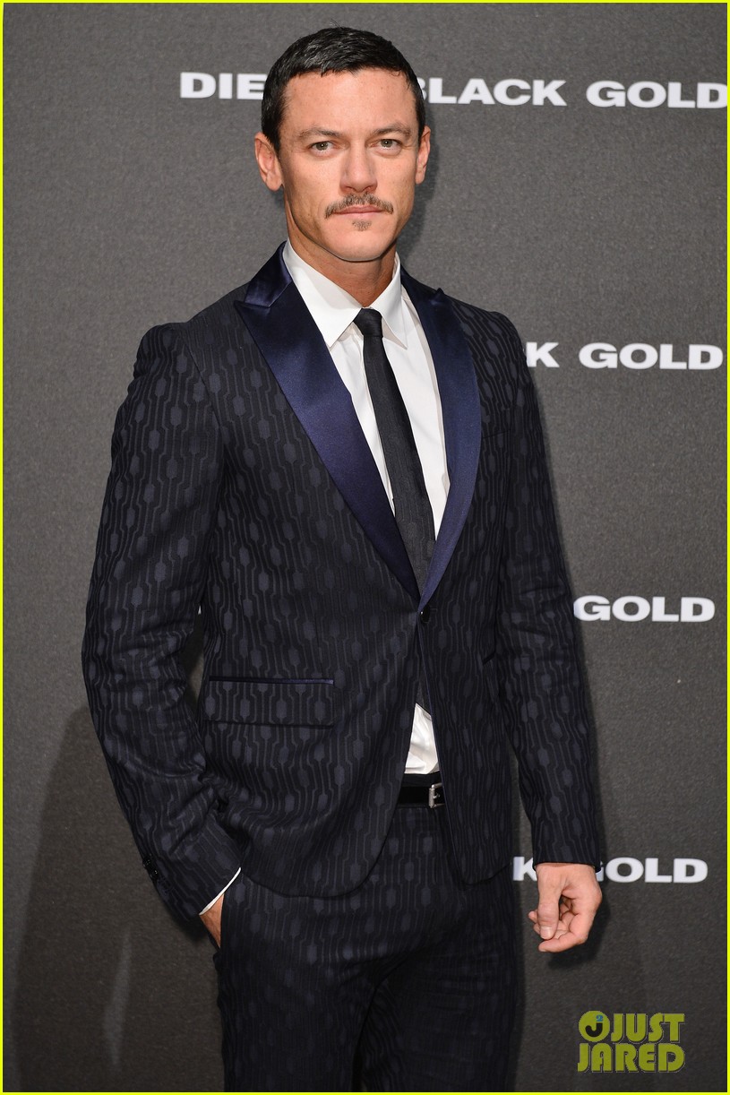 Luke Evans & Adrien Brody: Diesel Milan Fashion Show!: Photo 2792800 ...