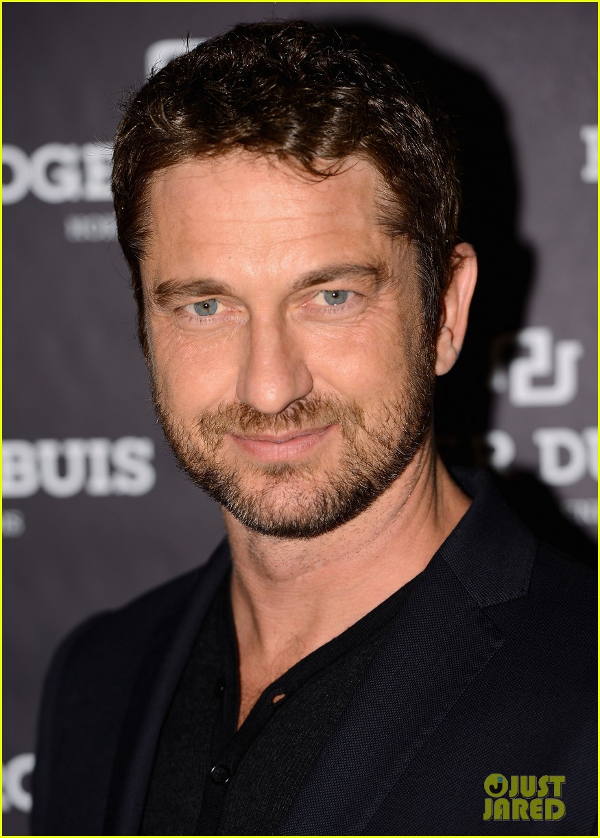 Gerard Butler: Roger Dubuis Booth Visit in Geneva!: Photo 2796508 ...