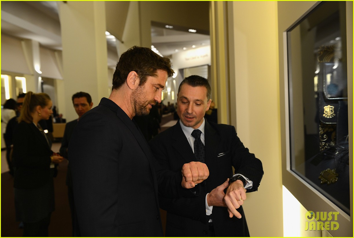 Gerard Butler: Roger Dubuis Booth Visit in Geneva!: Photo 2796519 ...