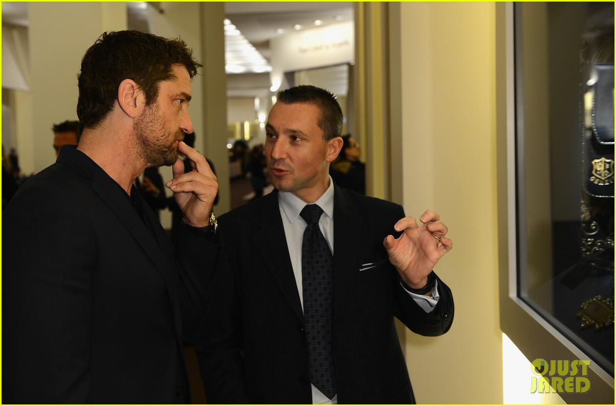 Gerard Butler: Roger Dubuis Booth Visit in Geneva!: Photo 2796524 ...