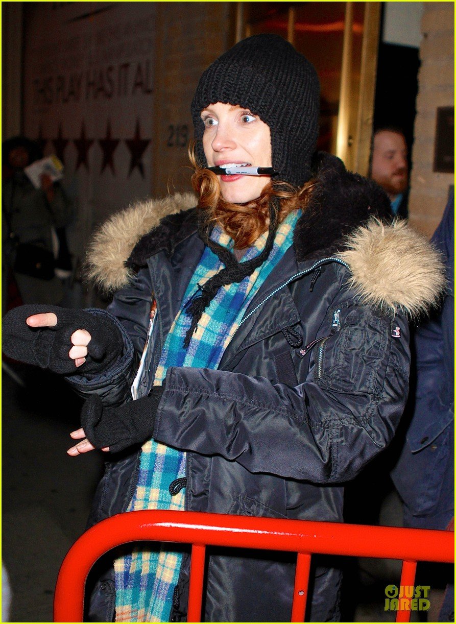 Jessica Chastain: Sign Language After 'Heiress' Performance!: Photo ...