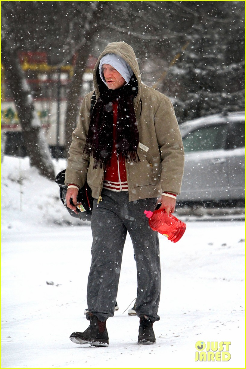 Daniel Craig & Rachel Weisz: Snowy Stroll in NYC!: Photo 2800262 ...