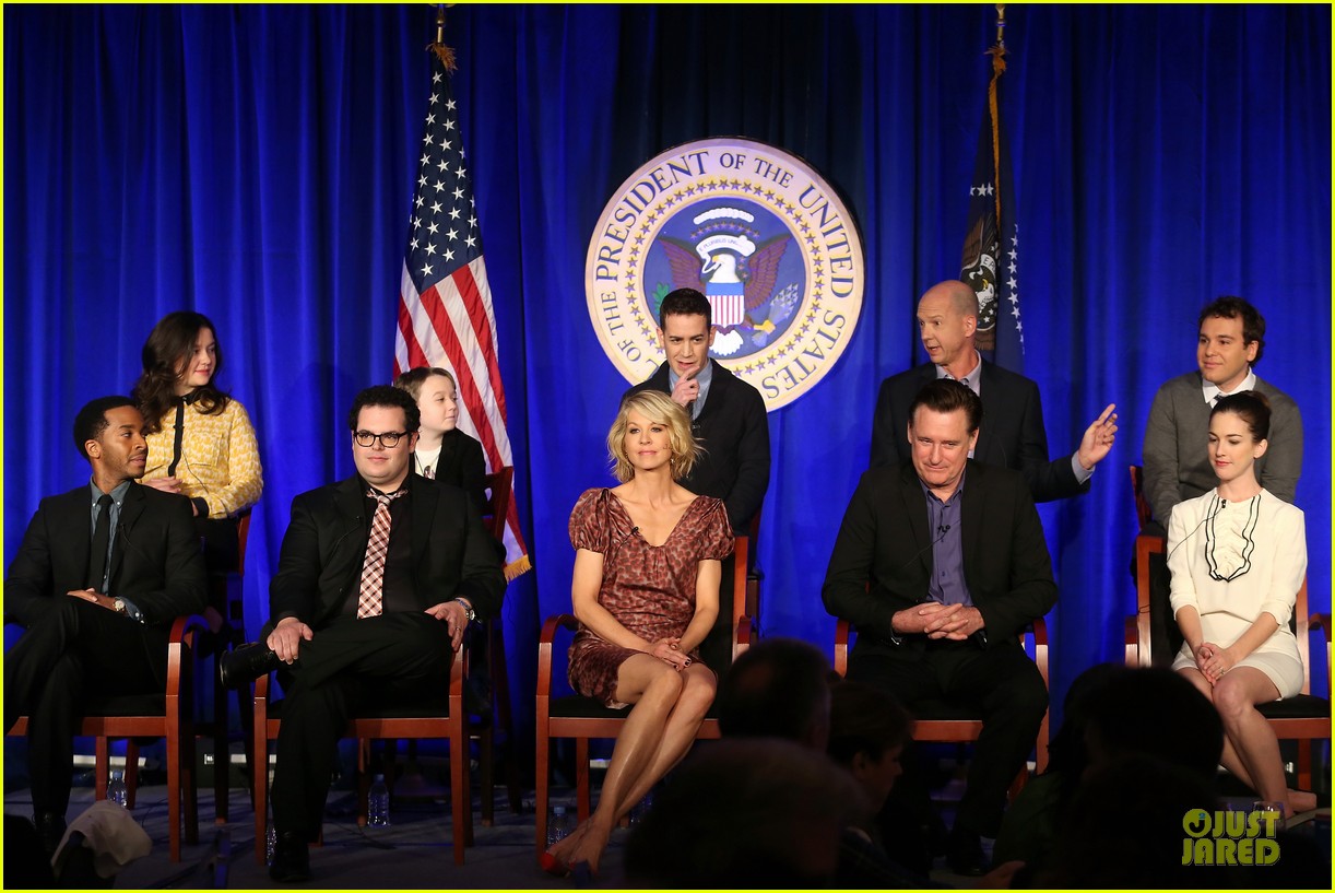 Jenna Elfman & Billy Burke: '1600 Penn' & 'Revolution' TCA Panels ...