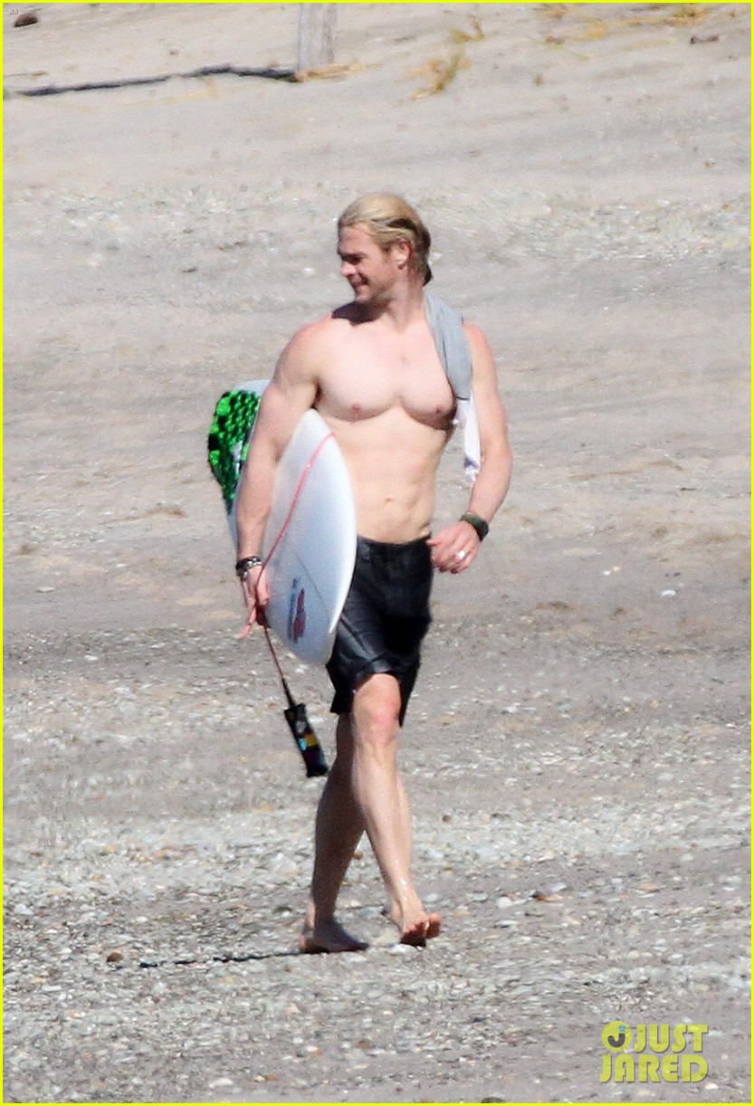 Chris & Liam Hemsworth: Shirtless Surfing Duo!: Photo 2799380 | Chris ...
