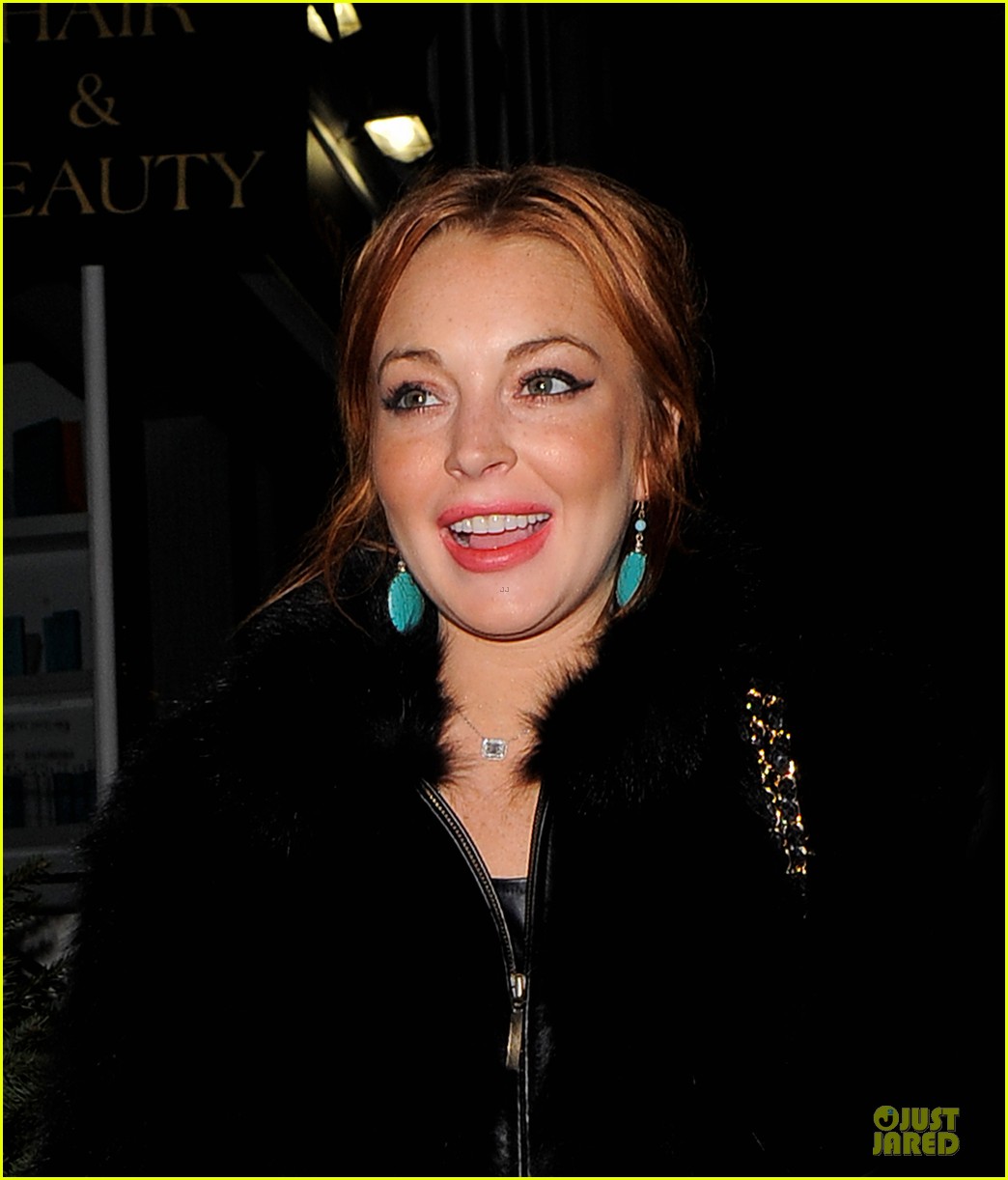 Lindsay Lohan: Nozomi Restaurant Dinner with Pals!: Photo 2784097 ...